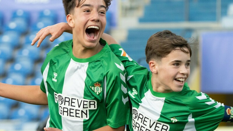 El Betis, a cuartos de la Liga Promises tras arrollar al PSG | Muchodeporte